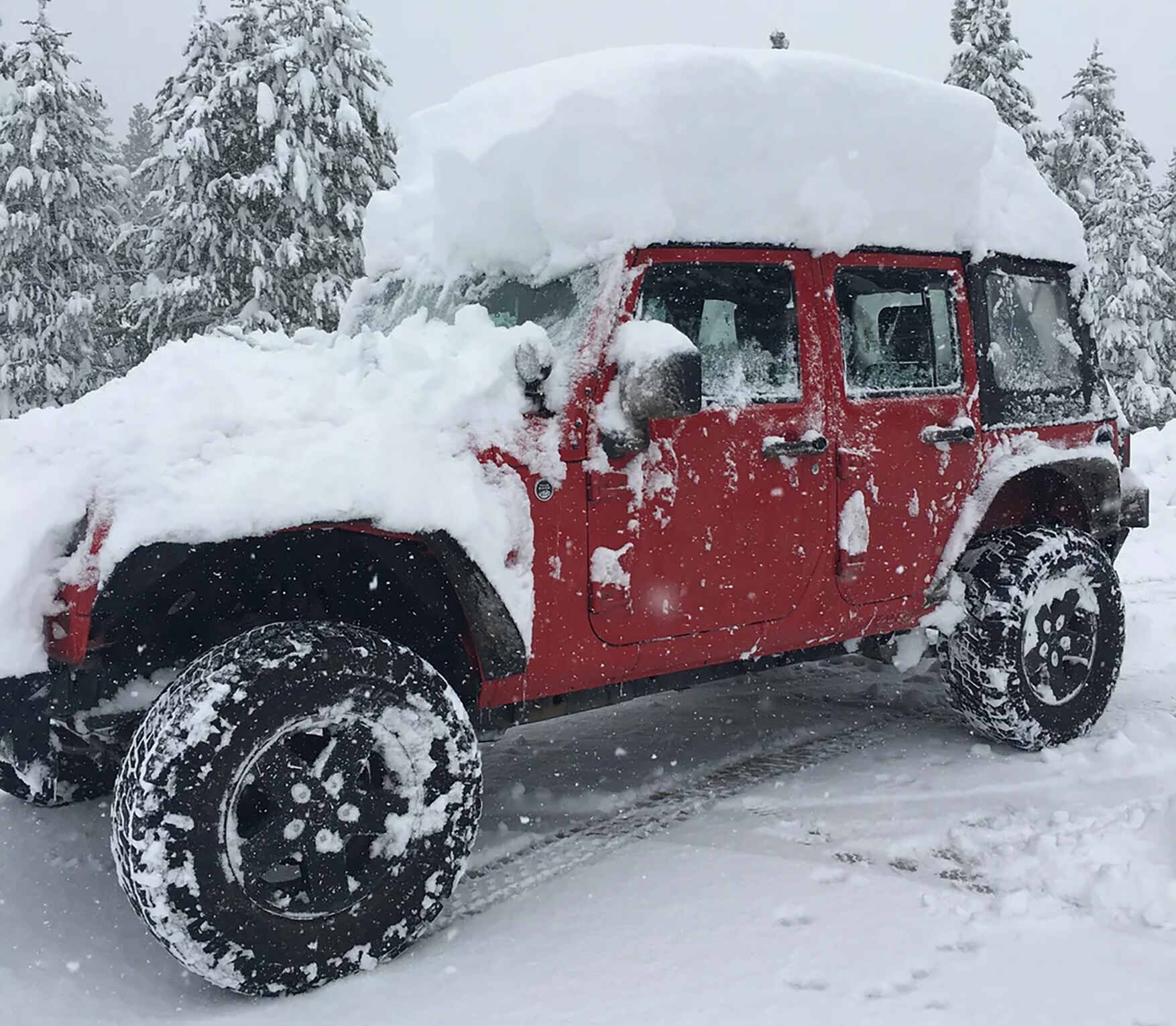 How to Remove Ice And Snow From Your Jeep's Soft Top Windows | Quadratec