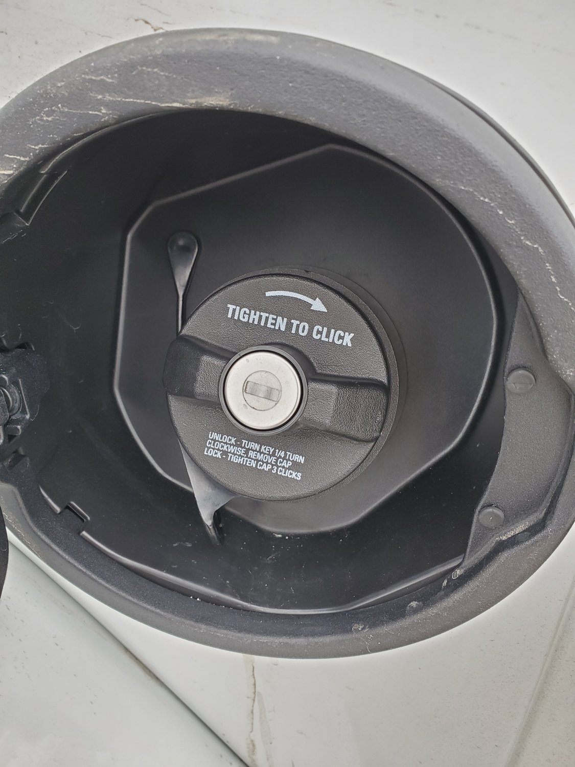 Mopar Locking Gas Cap for 18-23 Jeep Wrangler JL & Gladiator JT | Quadratec