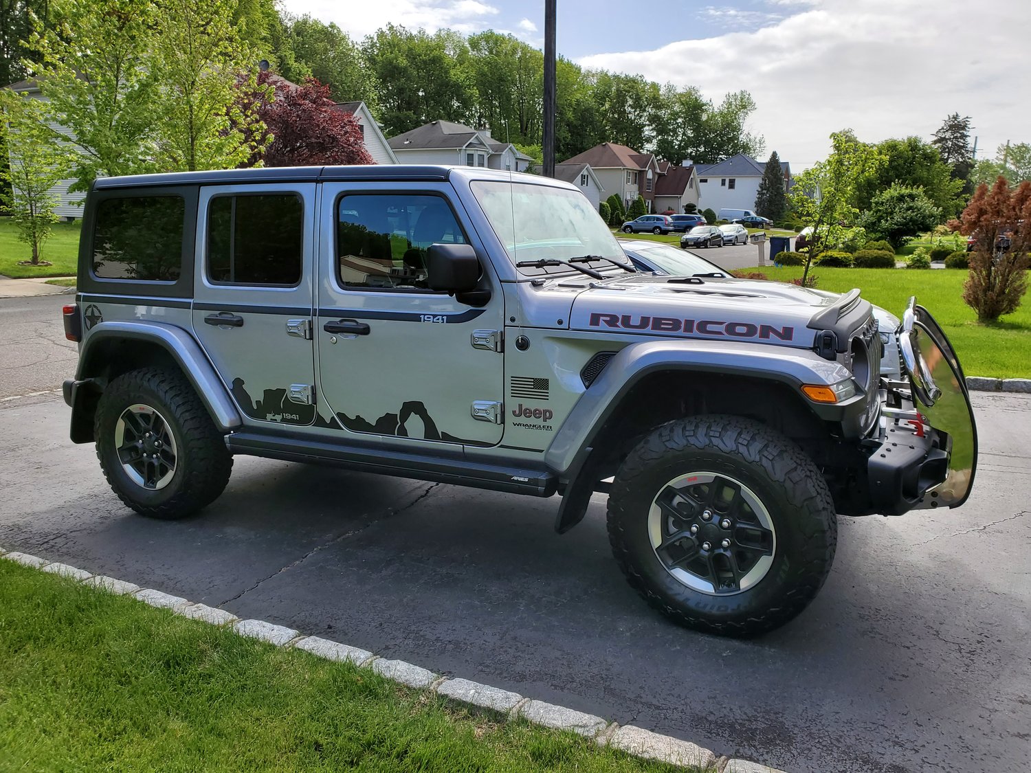 Mopar 82215732 Mountain Side Graphic for 18-20 Jeep Wrangler JL ...