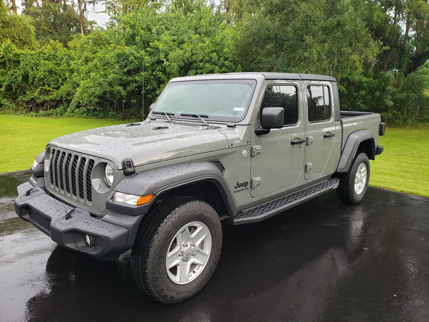 Go Rhino RB20 Running Boards for 20-21 Jeep Gladiator JT | Quadratec
