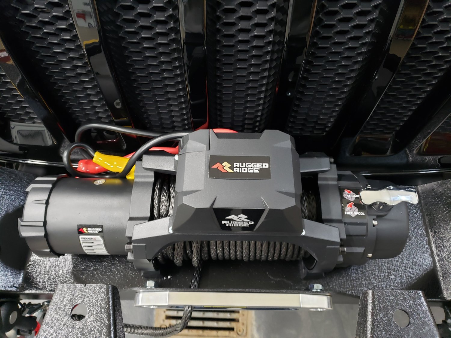 Rugged Ridge Trekker Series Winch | Quadratec