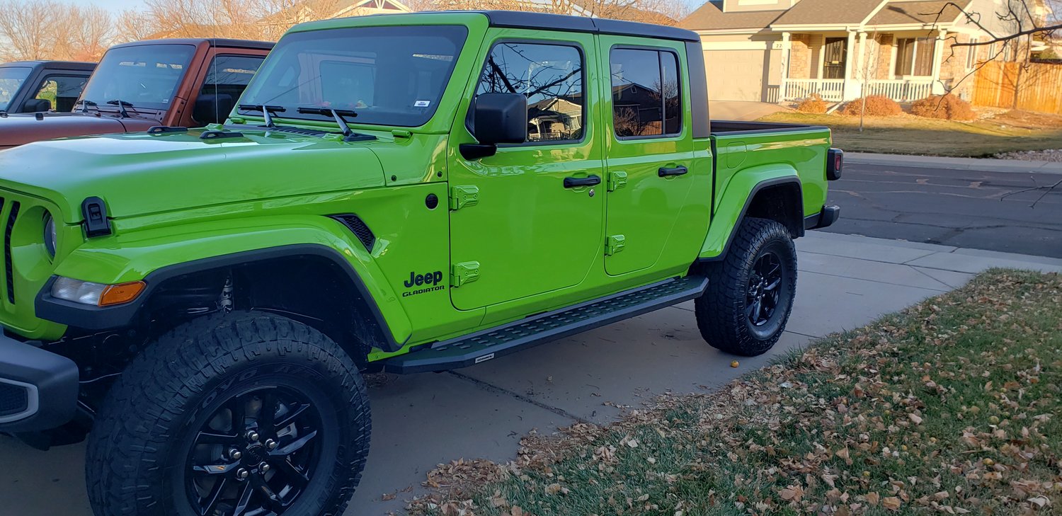 Go Rhino RB20 Running Boards for 20-21 Jeep Gladiator JT | Quadratec