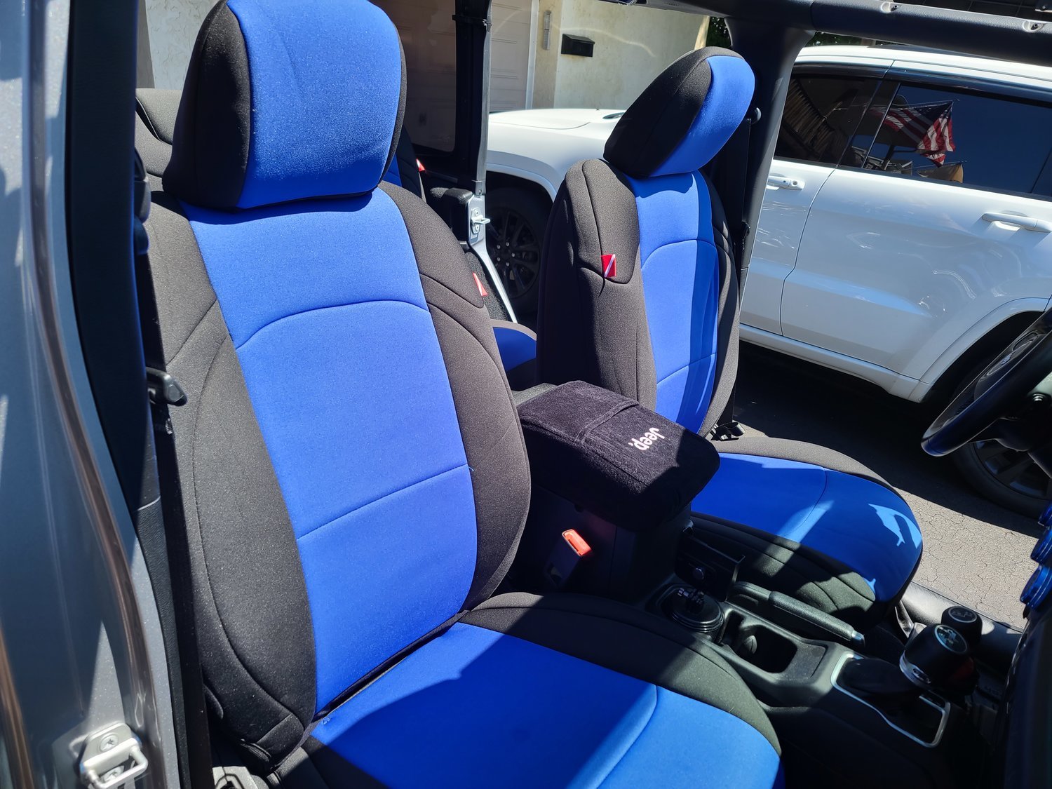 Insync Jeep Logo Console Lid Cover for 18-22 Jeep Wrangler JL ...