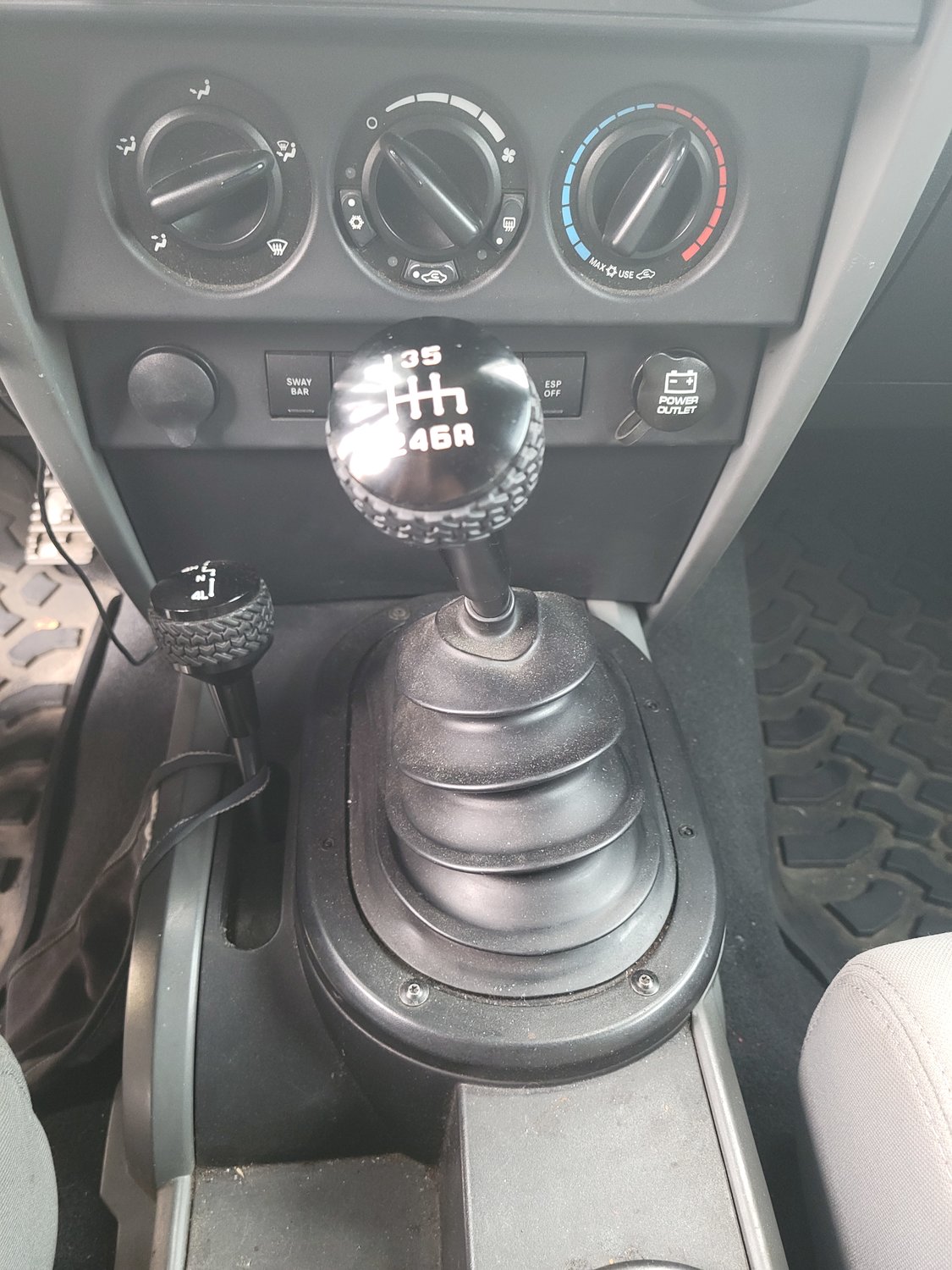 DV8 Offroad Billet 6-Speed Shift Knob for 07-10 Jeep Wrangler JK with ...