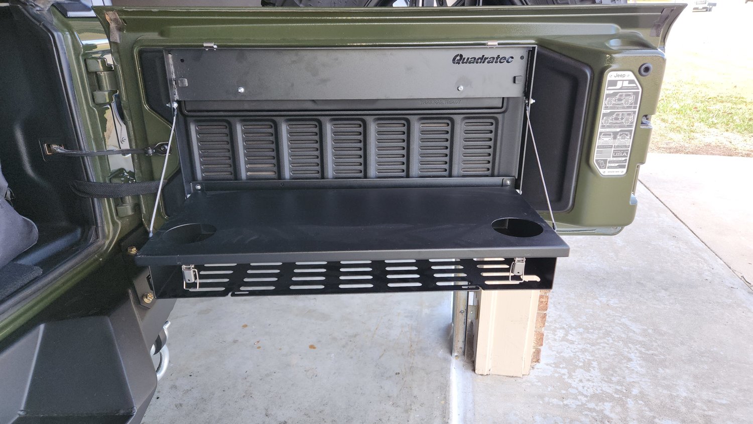 Quadratec Tailgate Table for 07-24 Jeep Wrangler JK & JL | Quadratec