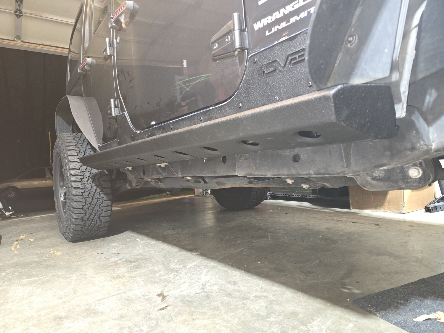 DV8 Offroad SRSOTB-13 Body & Frame Mounted Rock Sliders for 07-18 Jeep ...