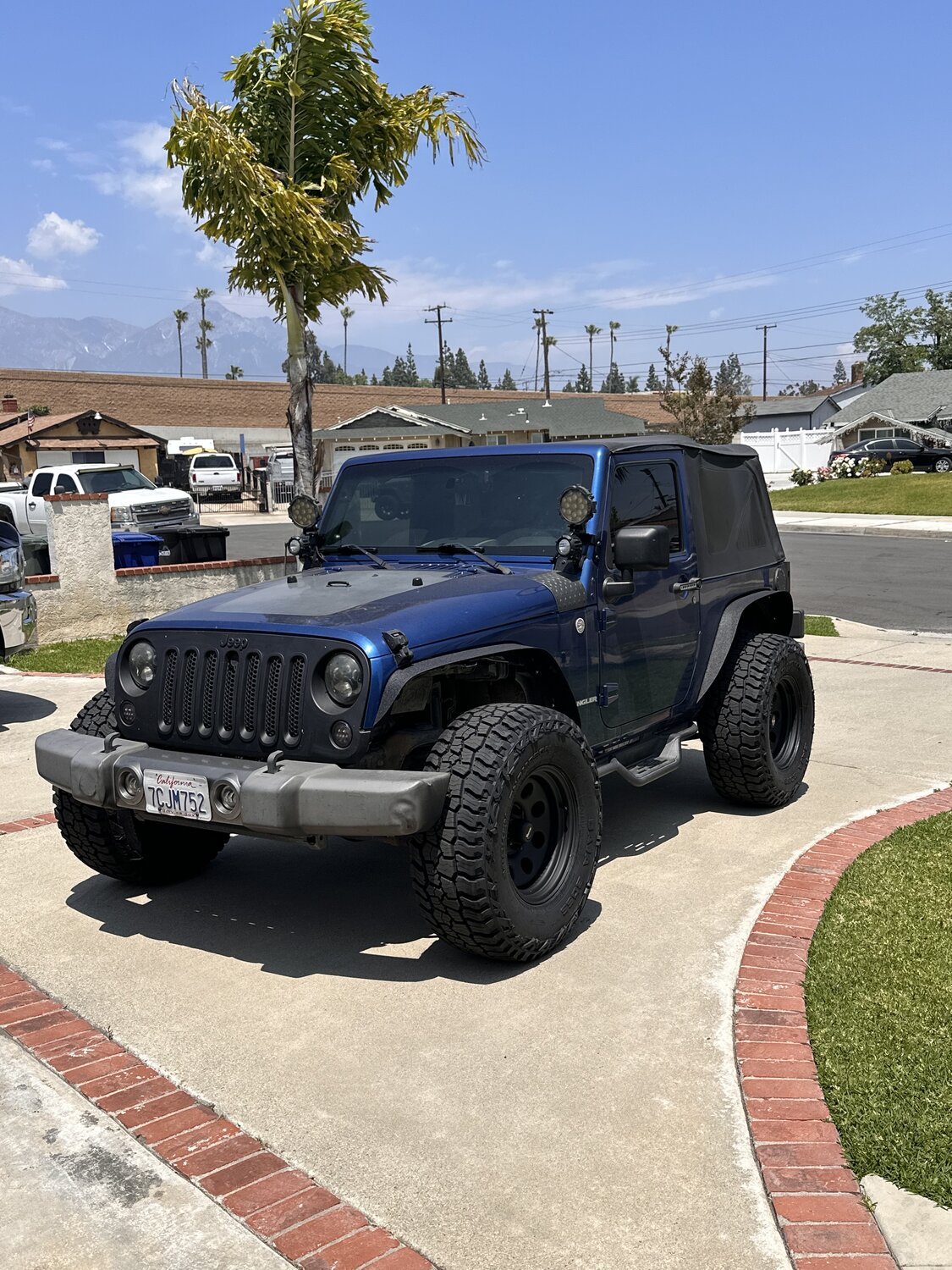 Mickey Thompson Baja Boss A/T Radial Tire in 37x12.50R17LT | Quadratec