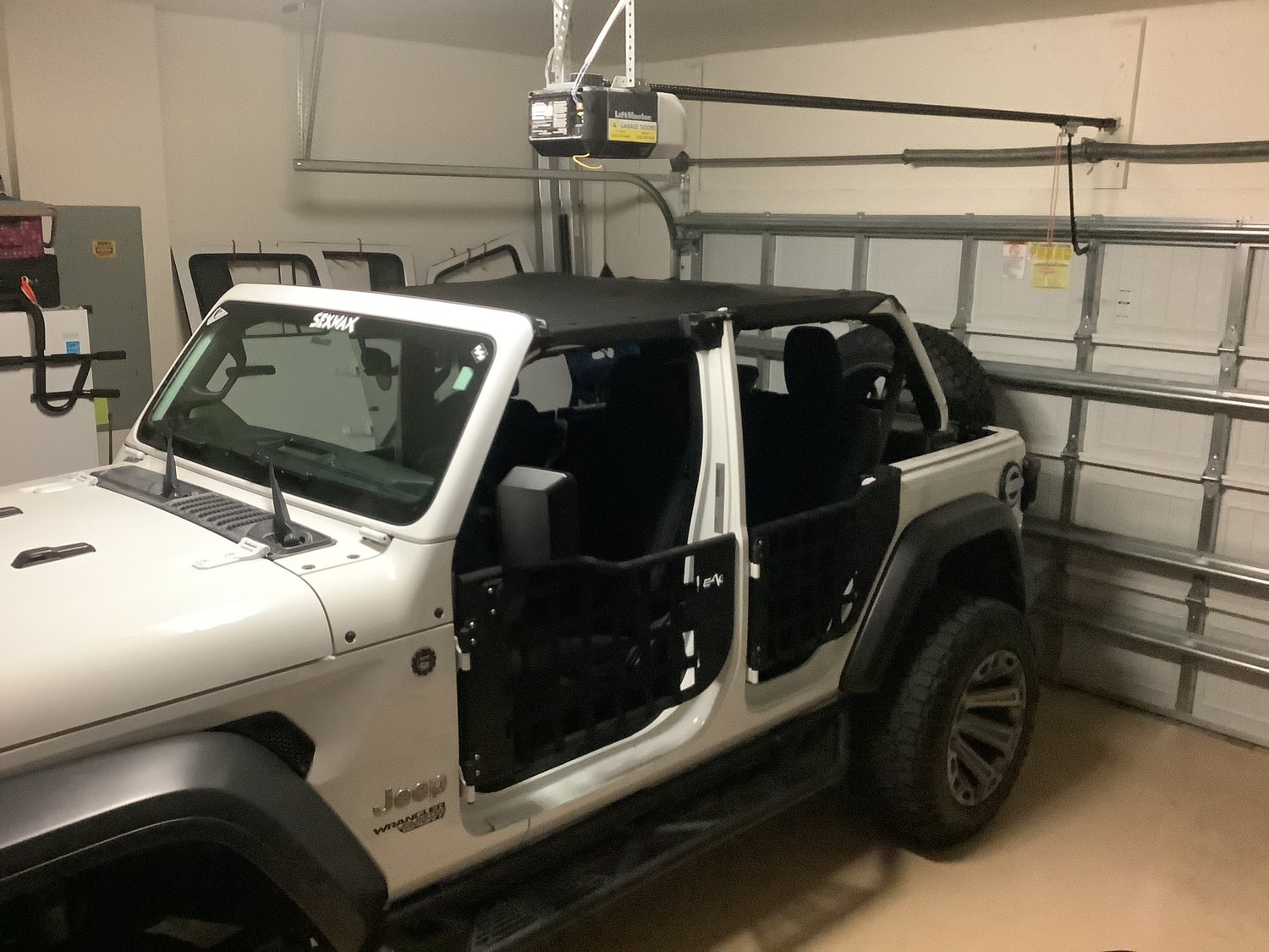 Mopar Sun Bonnet for 18-20 Jeep Wrangler JL Unlimited | Quadratec