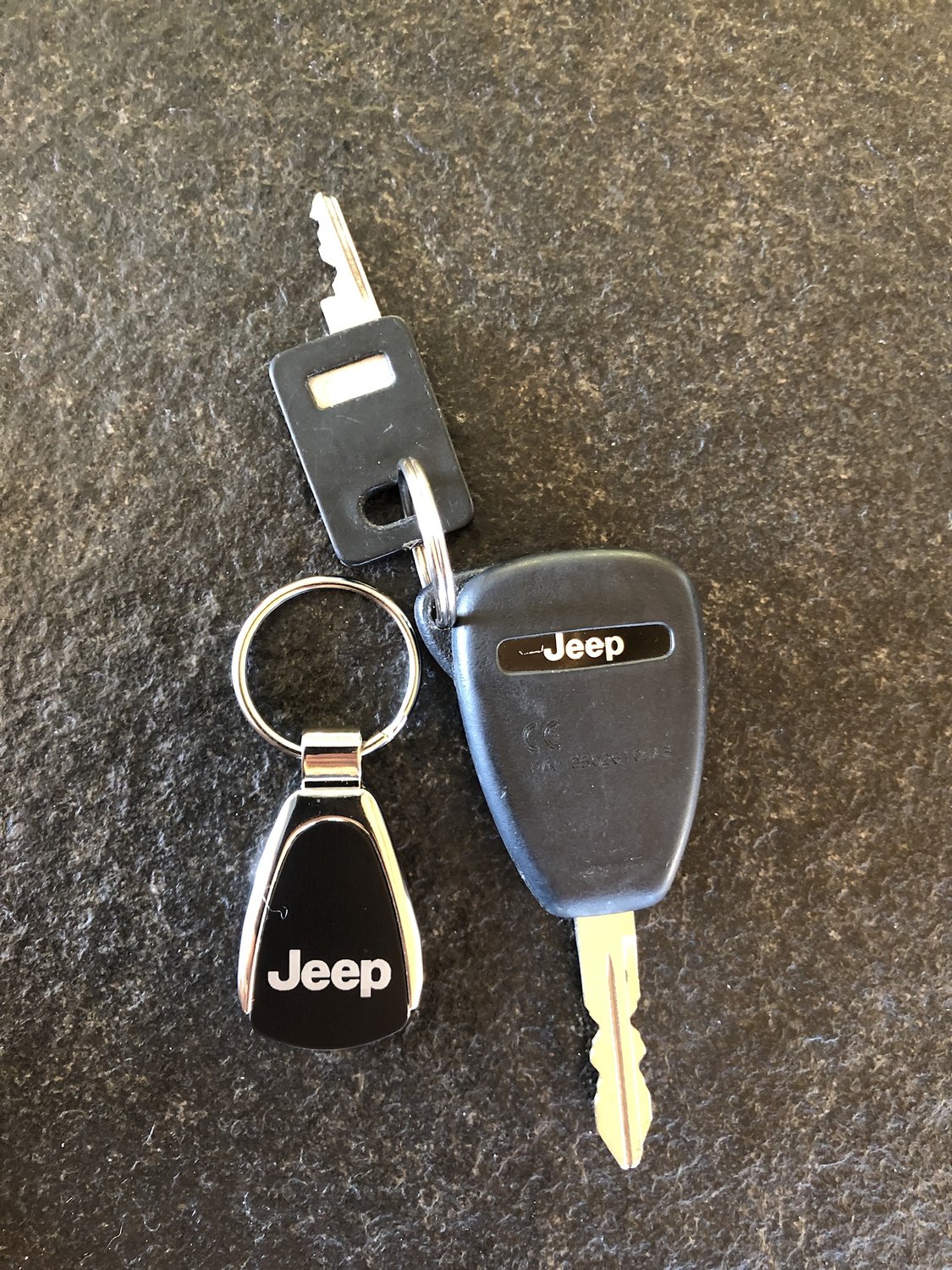 Automotive Gold Teardrop Jeep Logo Keychain | Quadratec