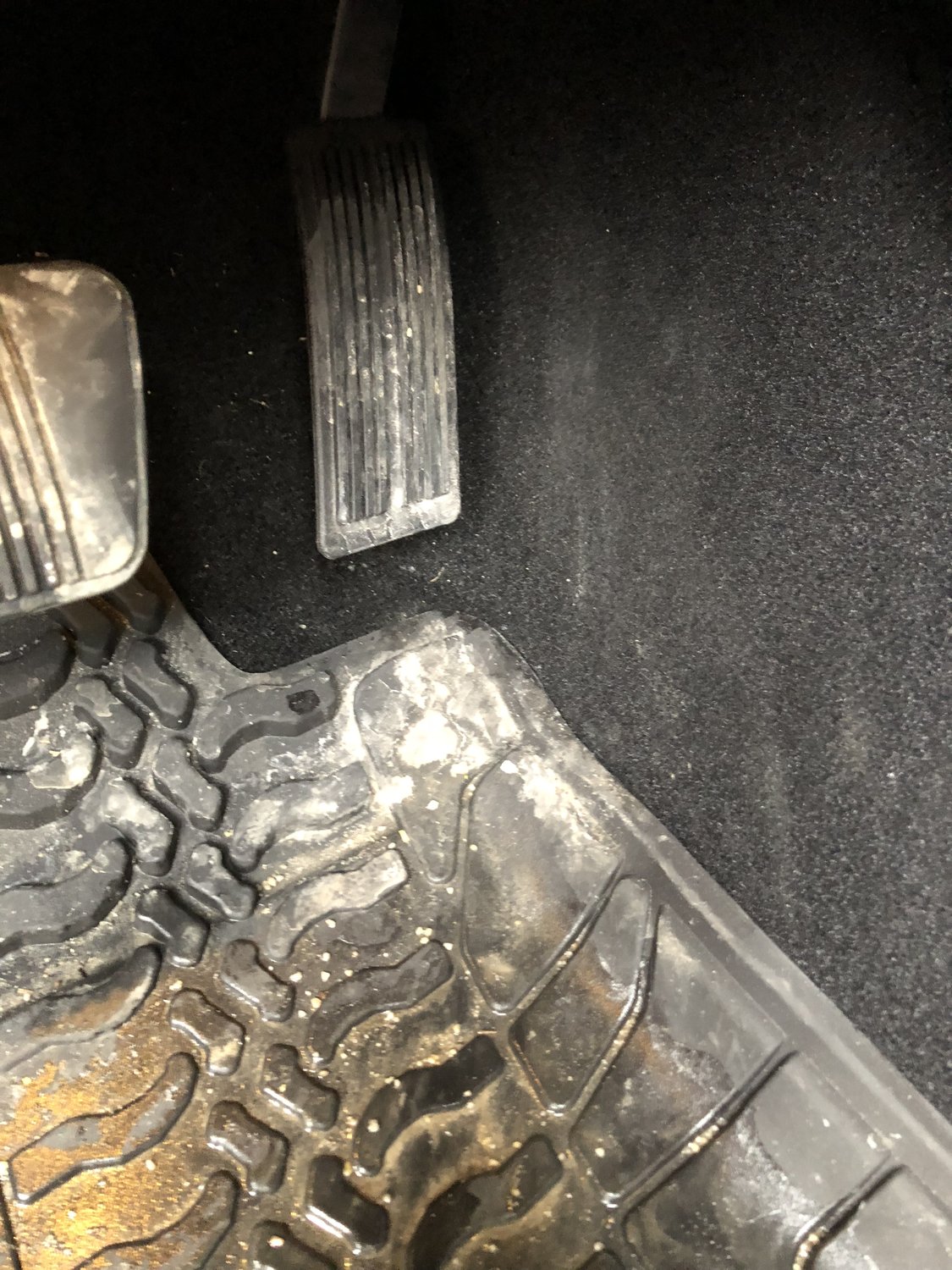 Mopar 82213860 Floor Slush Mats with Tire Tread Pattern for 14-18 Jeep ...