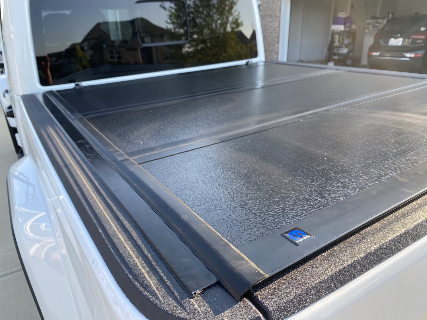 Mopar Hard Tri-Fold Tonneau Cover for 20-22 Jeep Gladiator JT | Quadratec