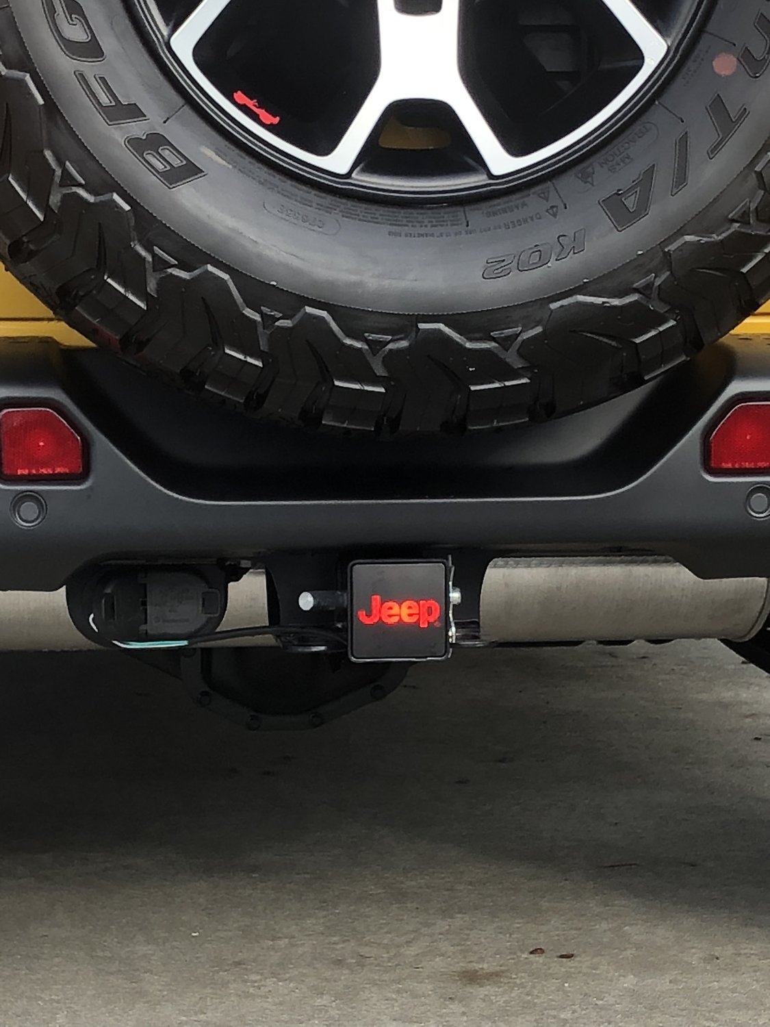 Pilot Automotive CR-007J Jeep Logo Hitch Brake Light for 2" Hitch ...
