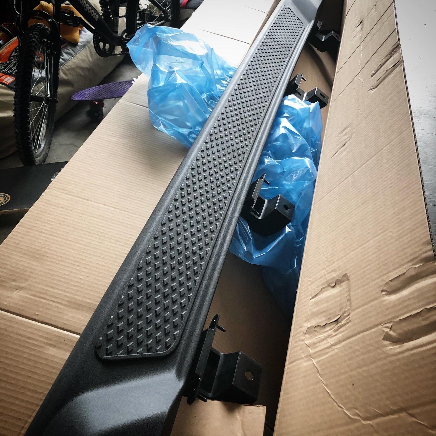 Mopar 82215608 Side Steps for 20-24 Jeep Gladiator JT | Quadratec