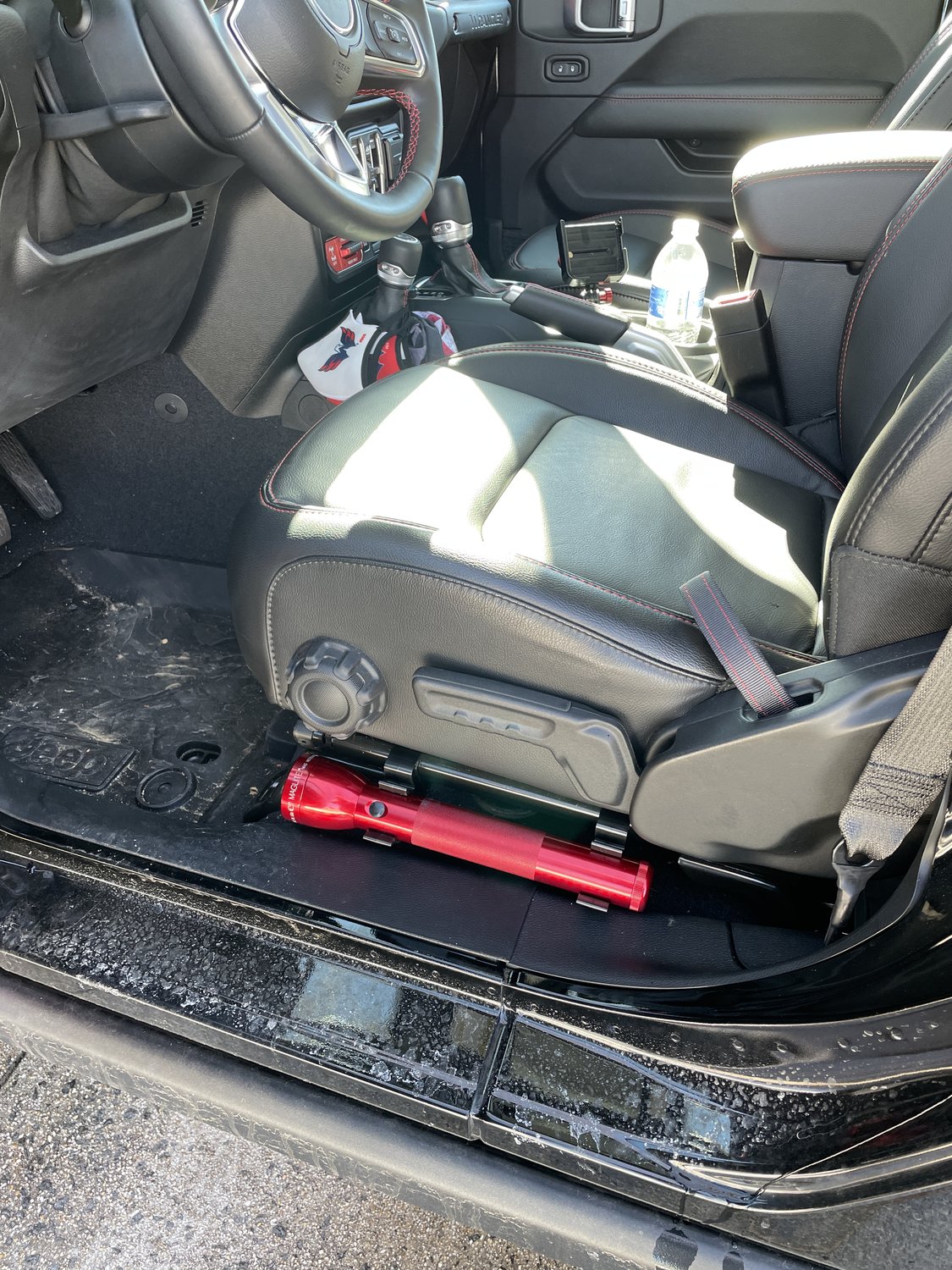 Quadratec Flashlight Holder for 18-23 Jeep Wrangler JL Unlimited ...