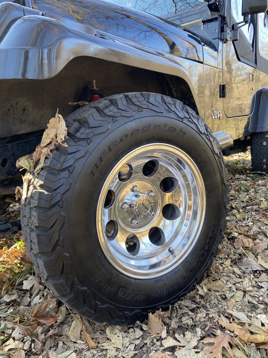 Pro Comp Series 7069 Wheel for 87-06 Jeep Wrangler YJ & TJ | Quadratec