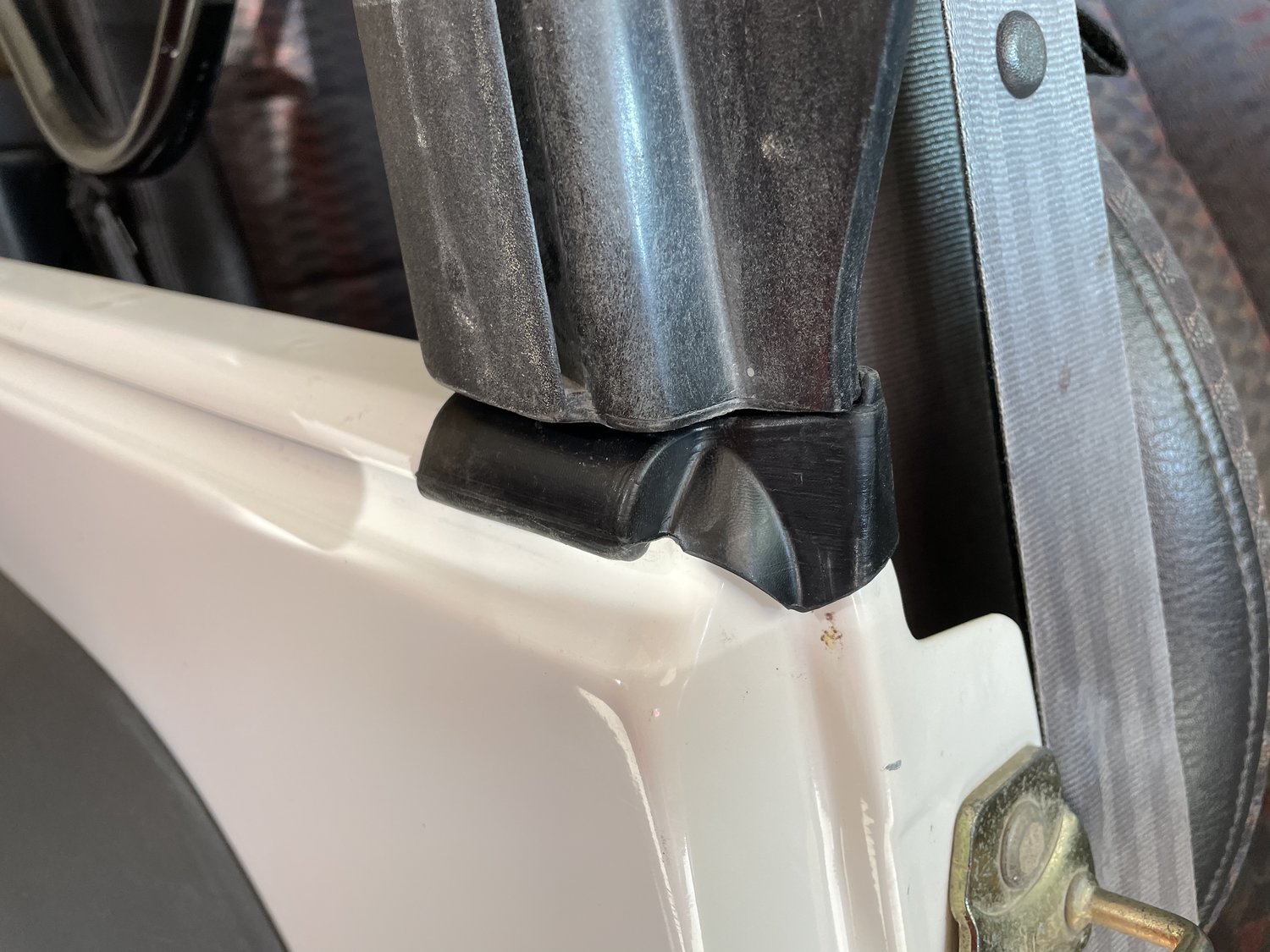 Fairchild Industries D4030 Upper Passenger Side Rear Door Frame Mucket ...