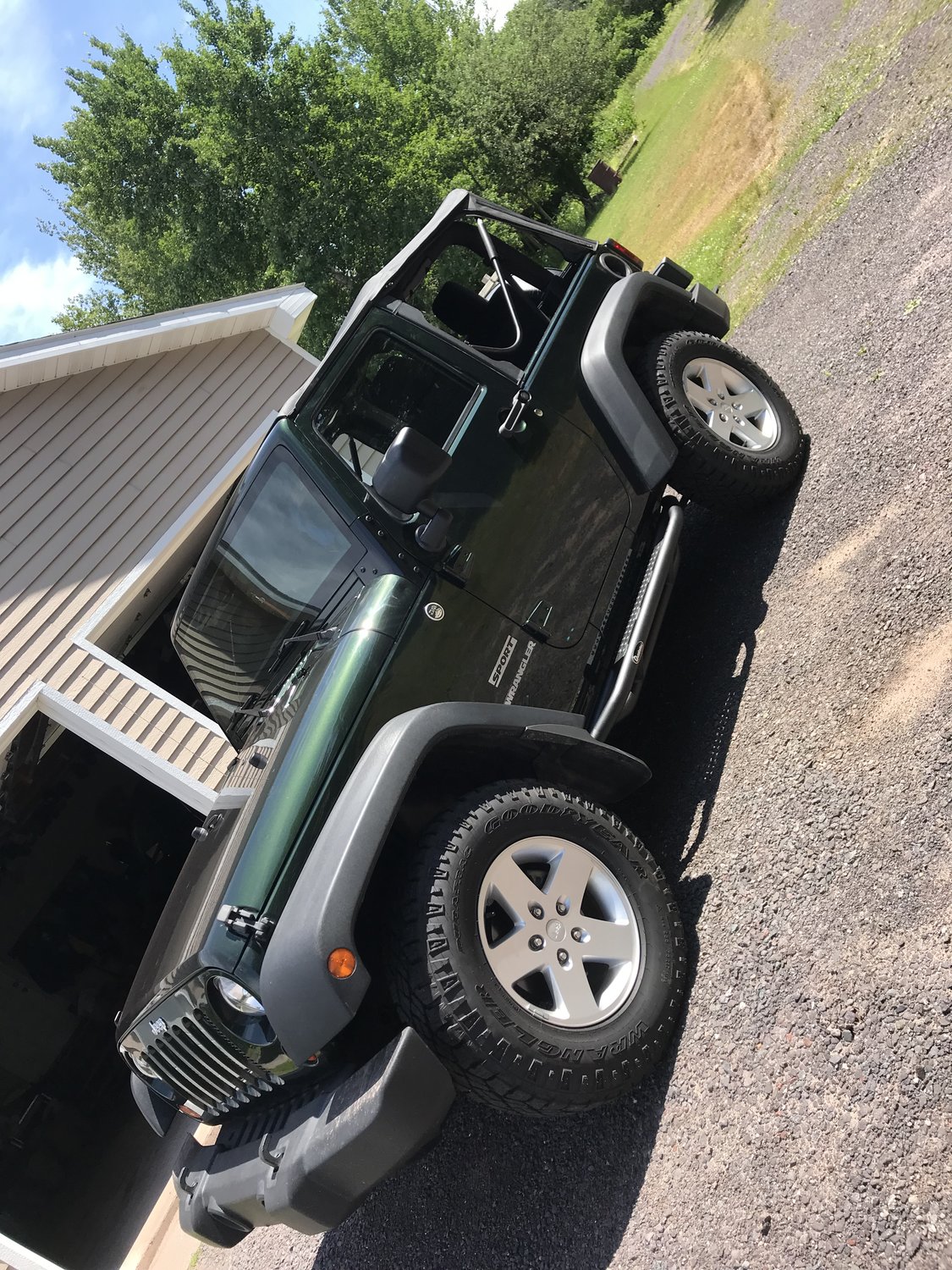 Quadratec QRC Side Armor with Step for 07-18 Jeep Wrangler JK | Quadratec