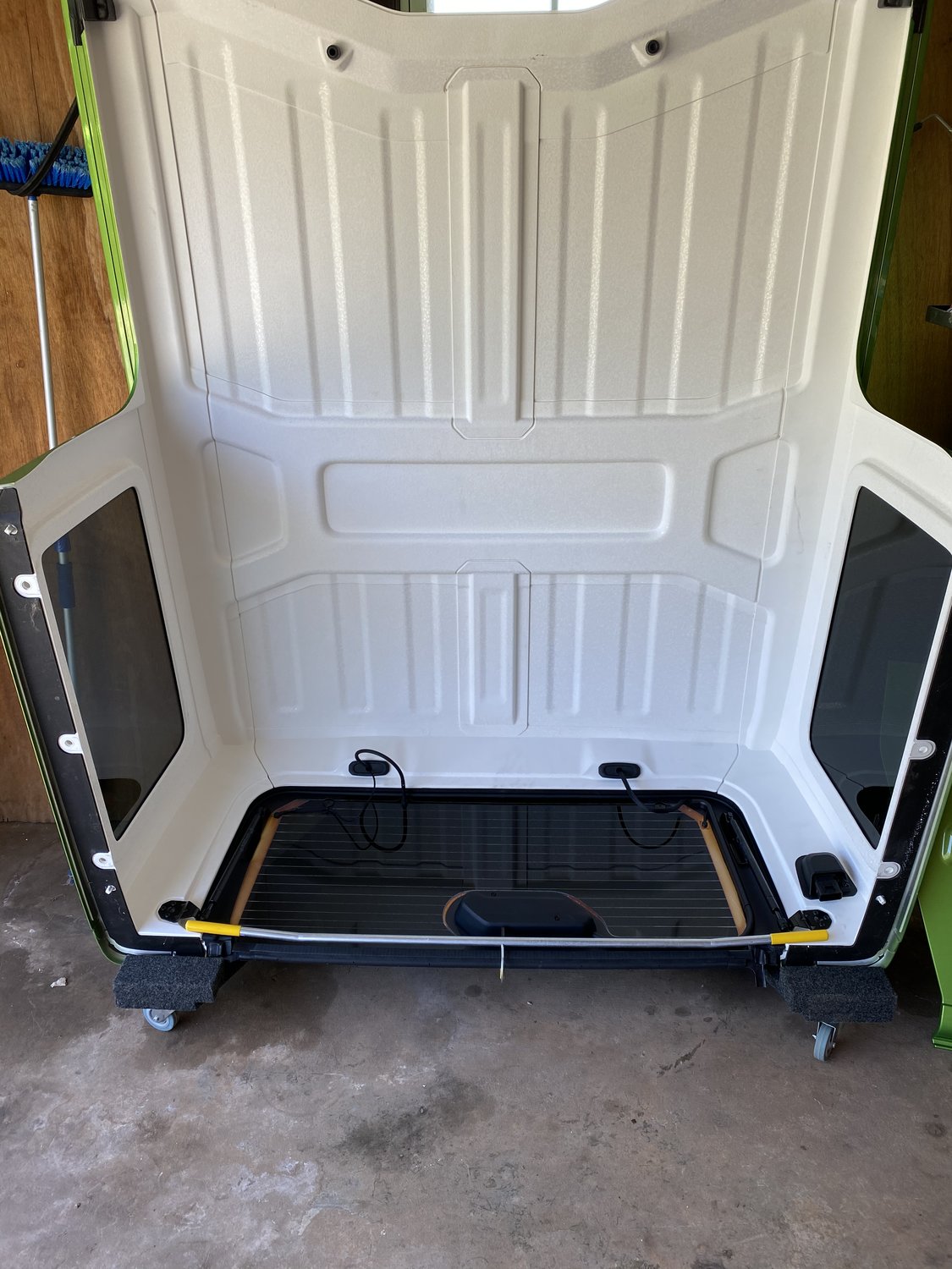 Quadratec Deluxe Hardtop Rear Window Retainer Bar for 07-20 Jeep ...