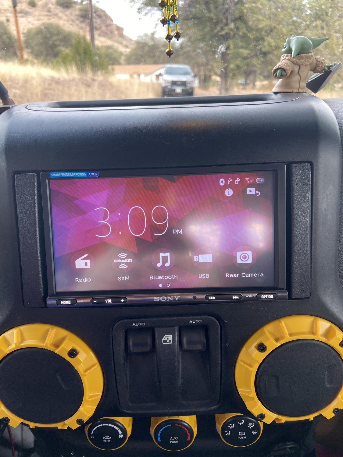 Sony XAV-AX3200 Media Receiver with WebLink Cast | Quadratec