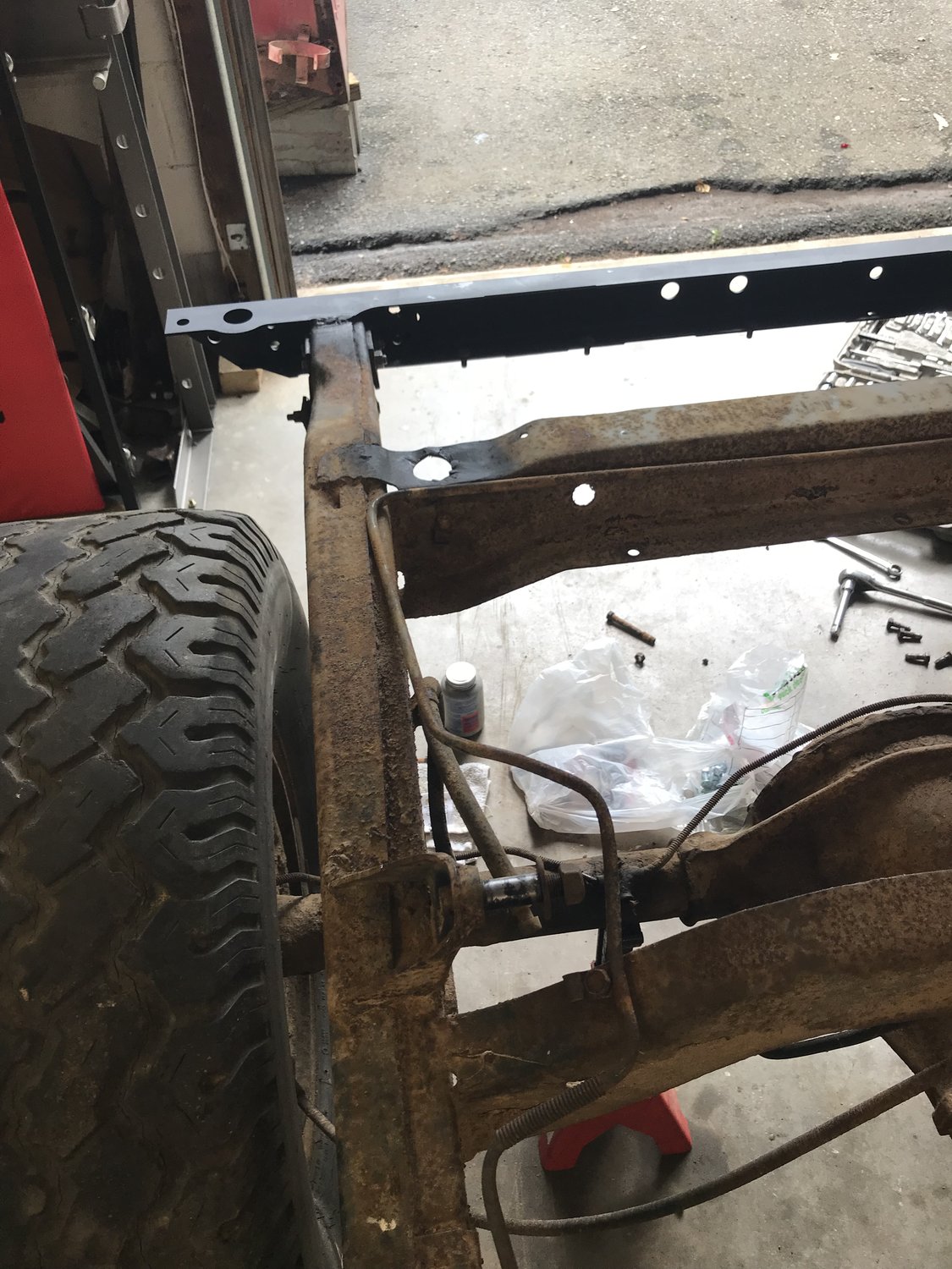 OMIX 12029.04 Rear Frame Crossmember for 76-86 Jeep CJ Model Vehicles ...