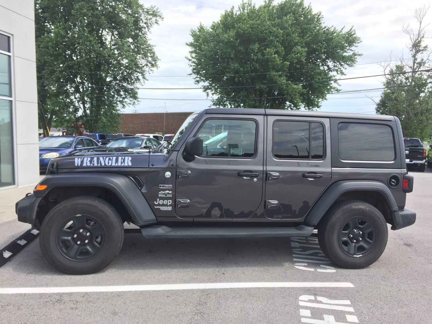 Mopar 82215732 Mountain Side Graphic for 18-20 Jeep Wrangler JL ...