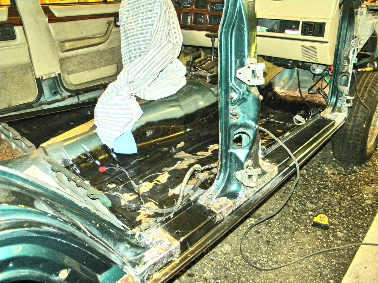 Key Parts Rocker Panel for 84-01 Jeep Cherokee XJ | Quadratec