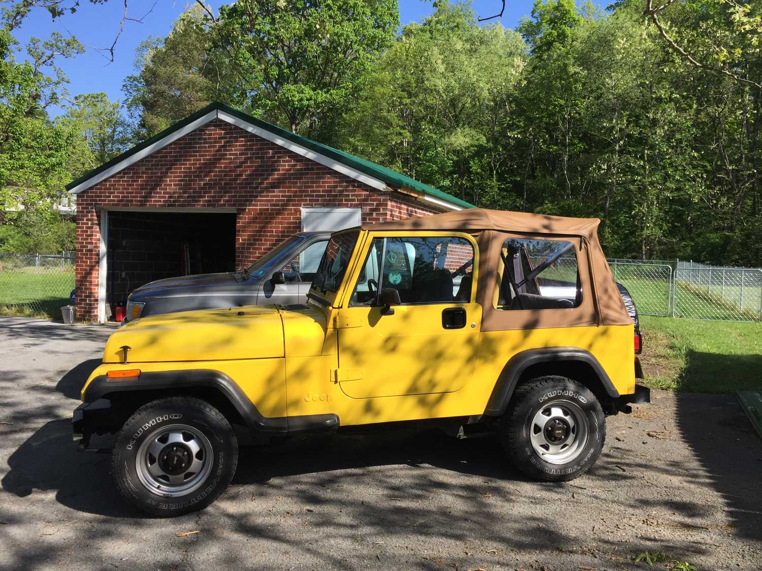 Bestop Supertop Soft Top for 76-95 Jeep CJ-7 & Wrangler YJ | Quadratec