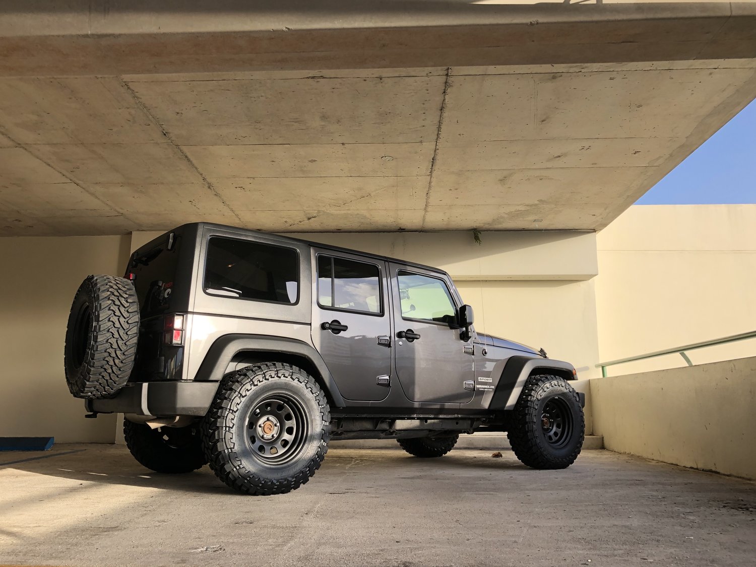 TACTIK D Window Classic Wheel in 17x9 with 4.75in Backspace for 07-22 ...