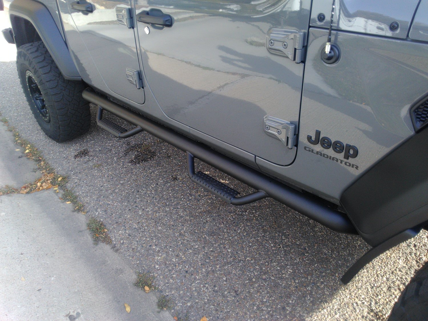 N-FAB Nerf Step System with Drop Down Hoop for 20-22 Jeep Gladiator JT ...