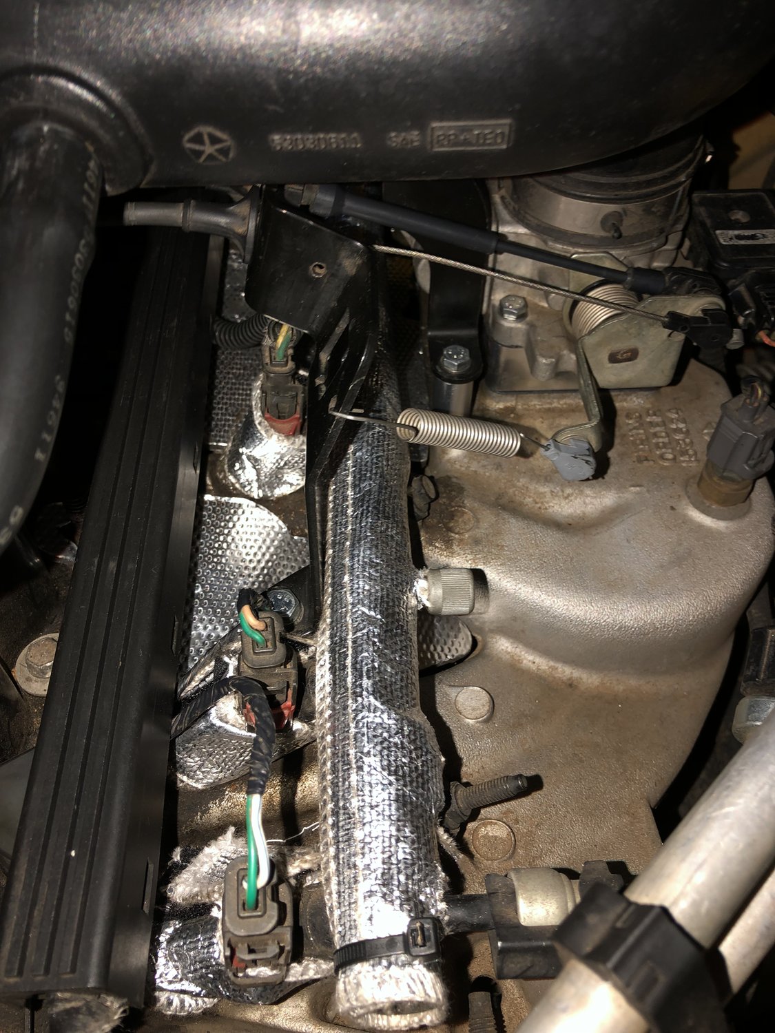 Design Engineering 010378 Fuel Rail & Injector Cover Kit for 97-04 Jeep ...