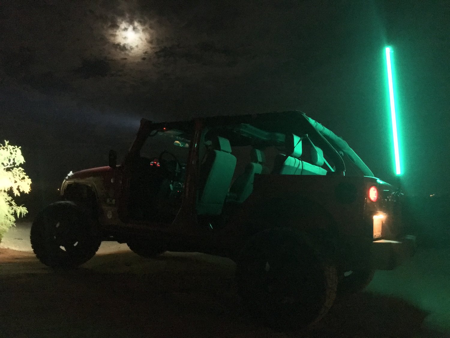 Rugged Ridge Multi-Colored LED Lighted Whip with Mounting Bracket for ...