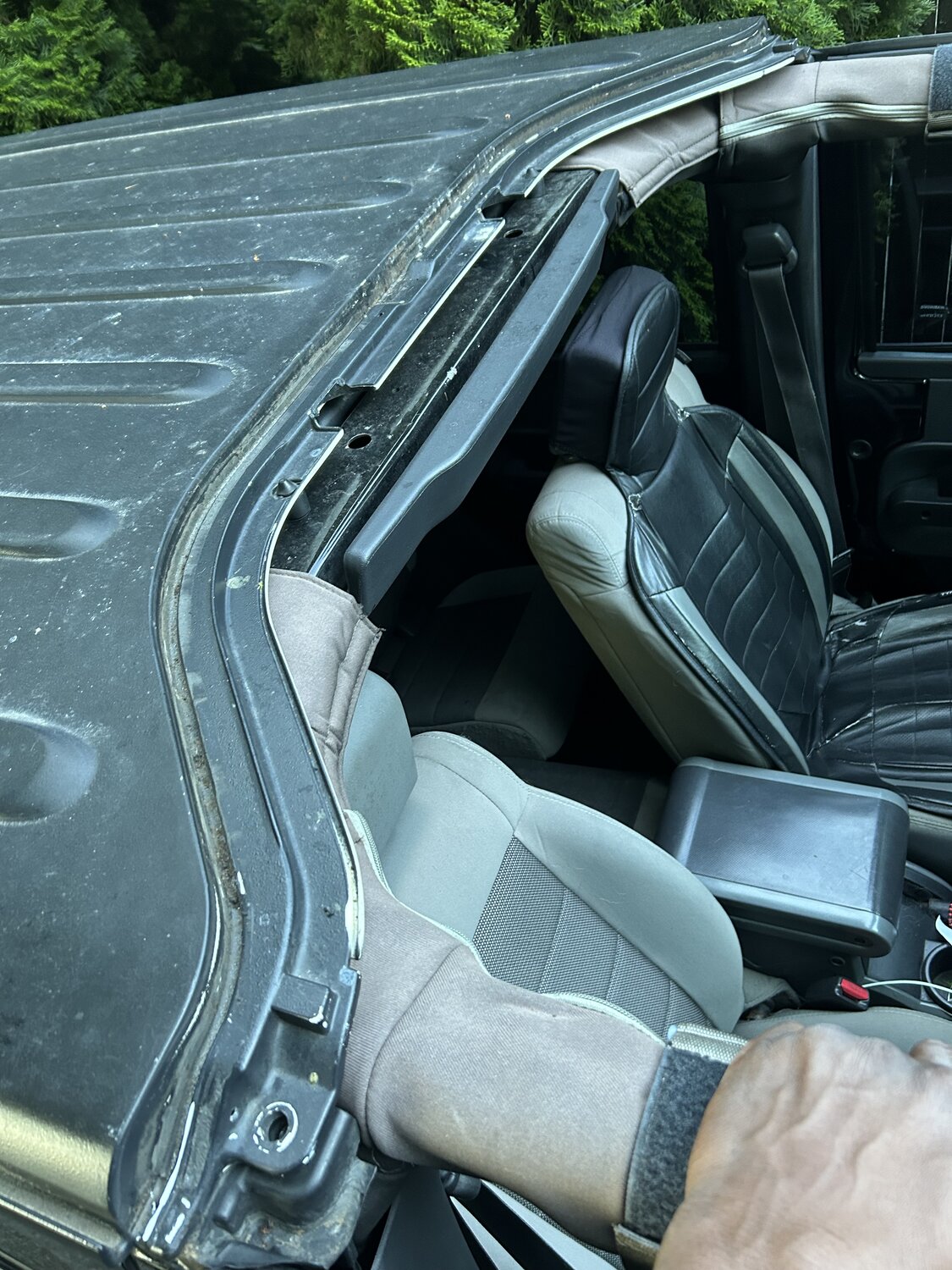 Fairchild Industries D4140 Front Hardtop Header Opening Seal for 07-18 ...