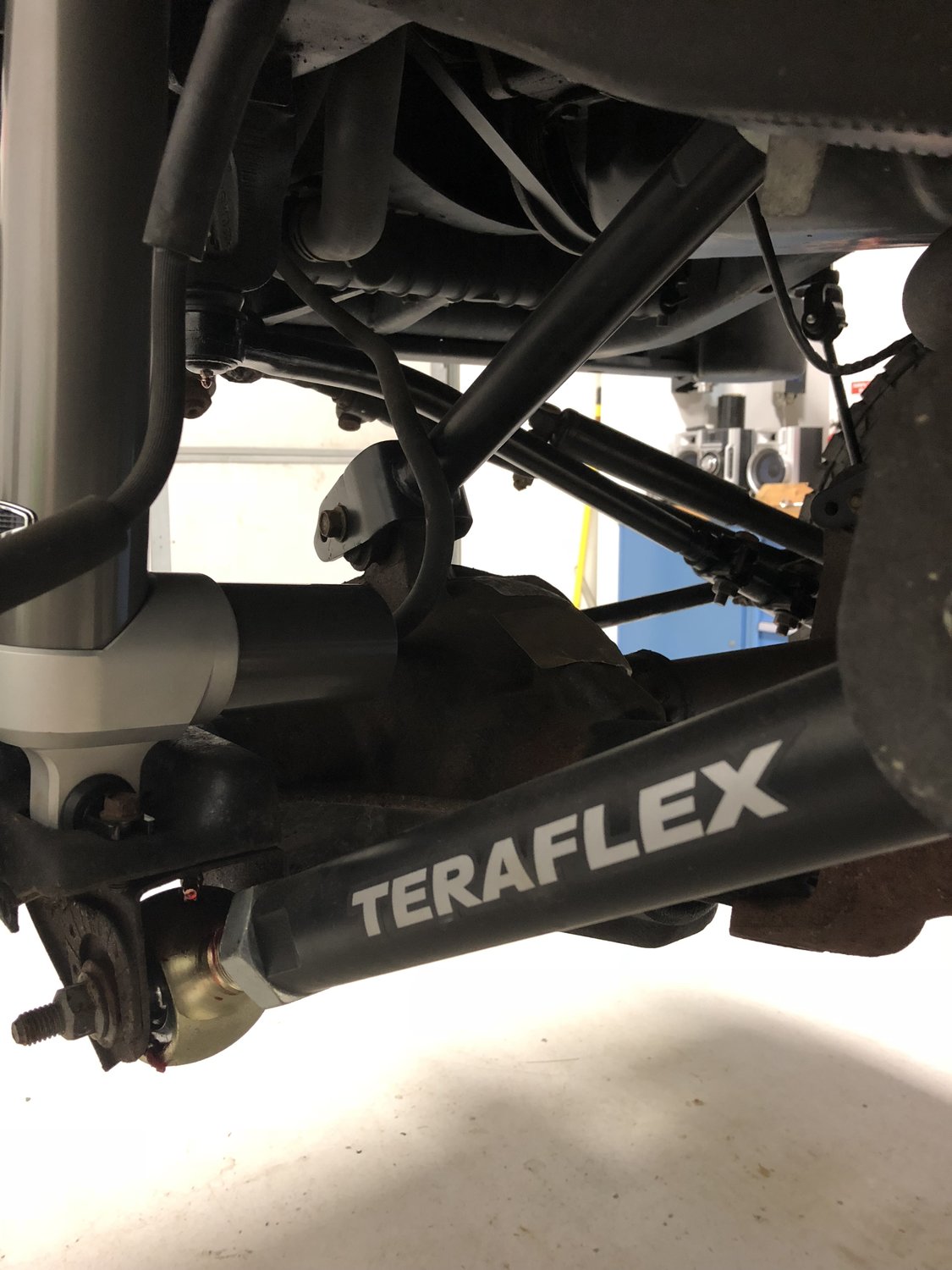 Teraflex 04-01-30-400-304 Falcon Series 3 Piggyback Shock Set for 97-06 ...