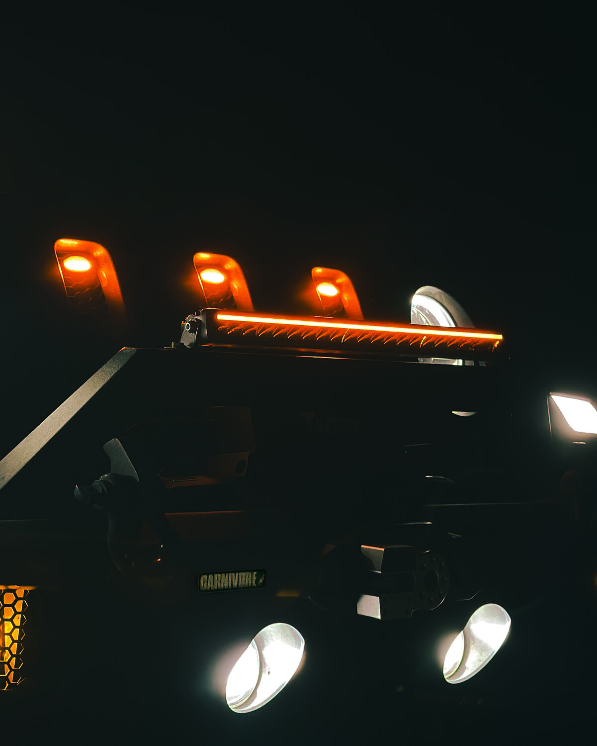 Quadratec STEALTH Slimline Light Bar with Amber & White DRL | Quadratec
