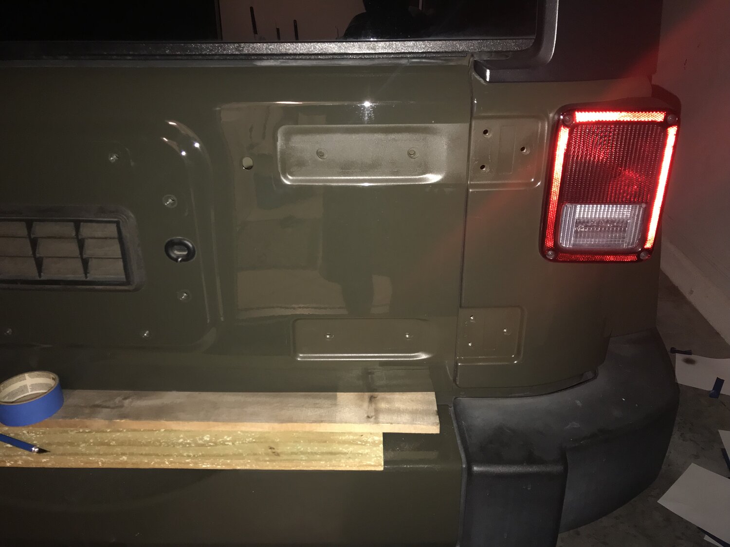 Mopar 5 oz. Touch Up Spray Paint for Jeep Vehicles | Quadratec