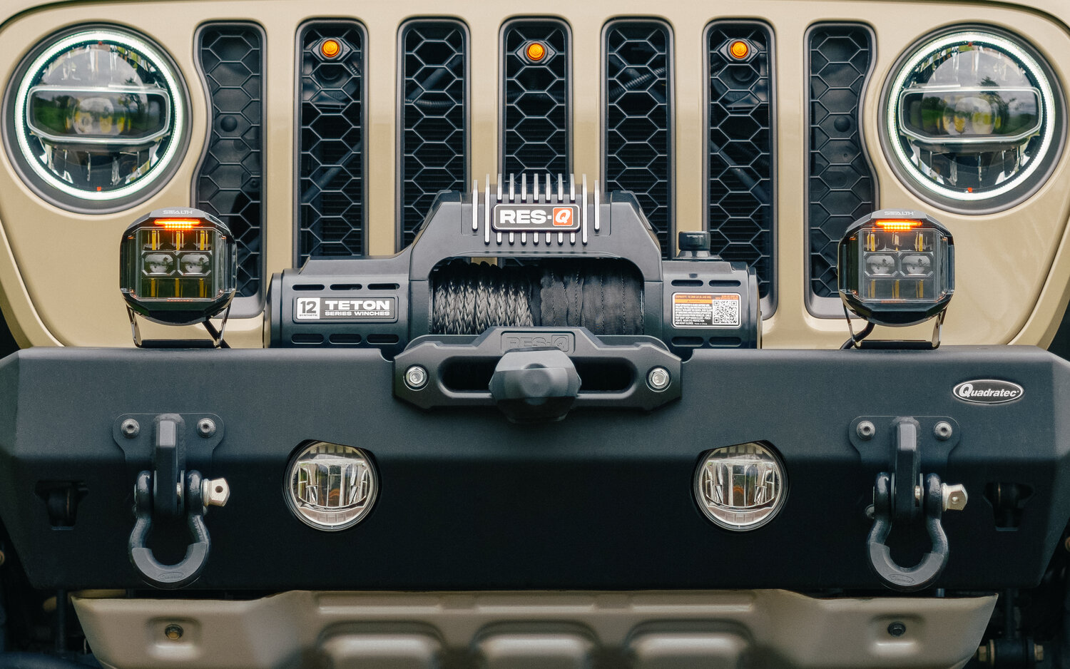 Quadratec STEALTH LED Auxiliary Radius Cube Lights | Quadratec