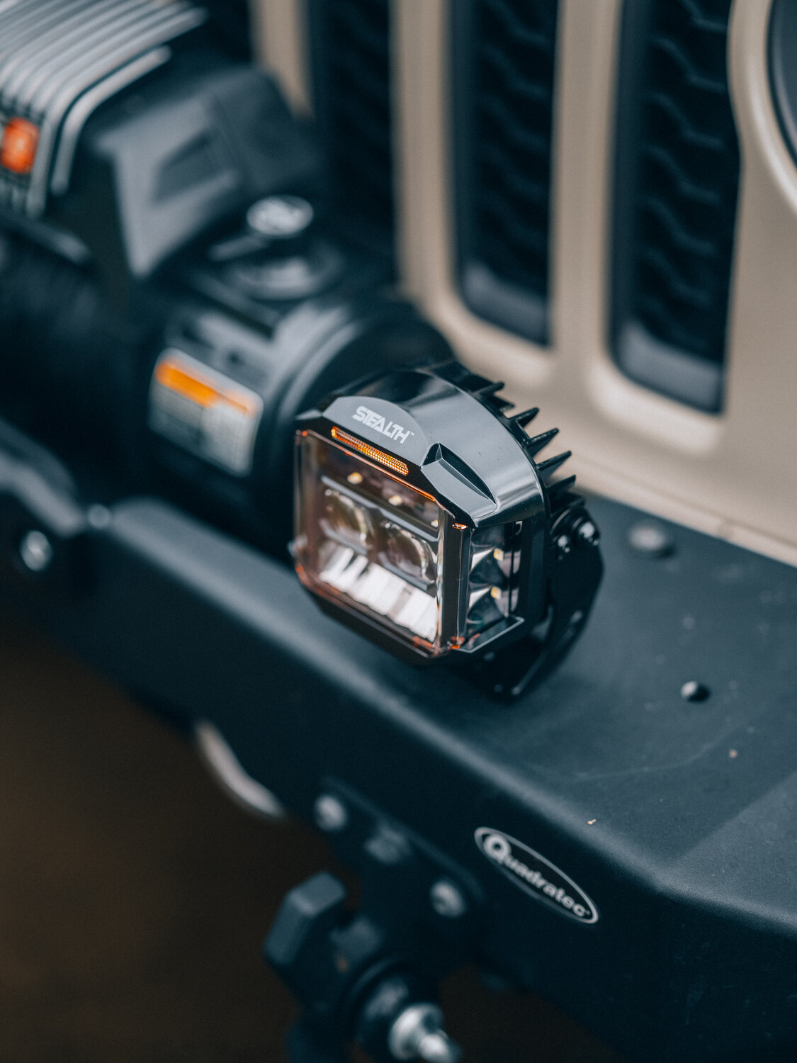 Quadratec STEALTH LED Auxiliary Radius Cube Lights | Quadratec