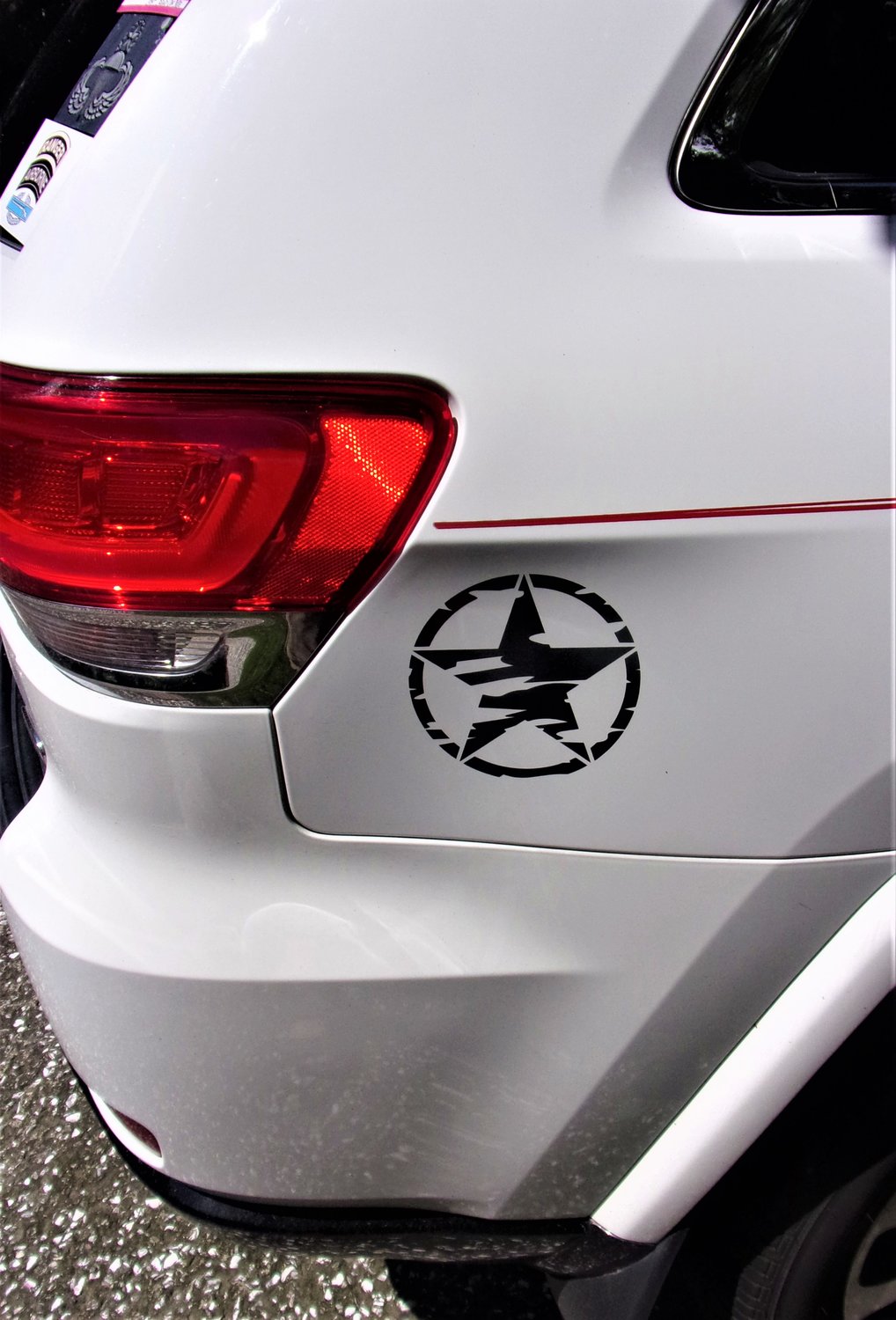 Quadratec Premium Small Distressed Star Decal | Quadratec