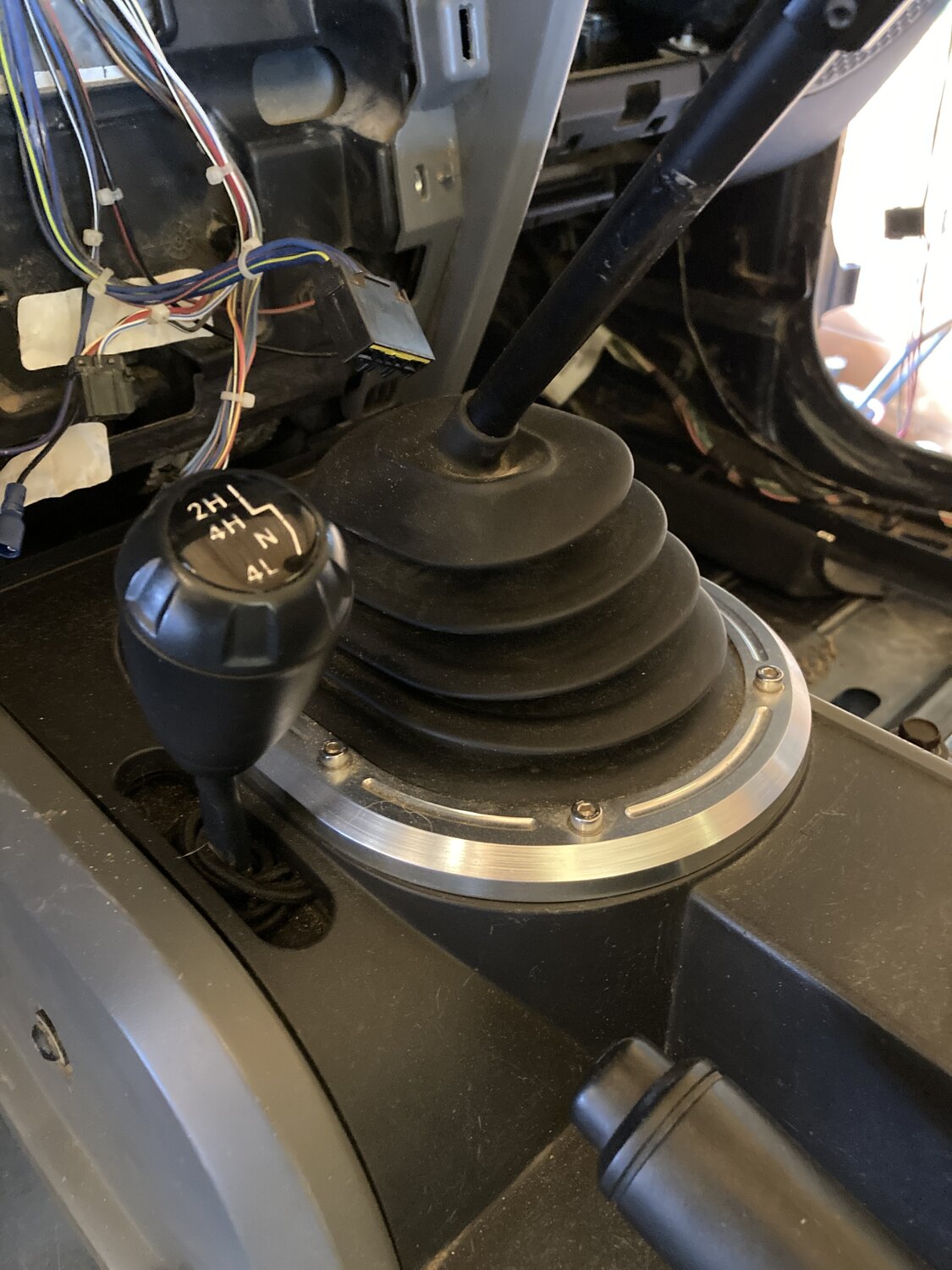 Mopar 52060069AC Manual Gear Shifter Boot for 07-10 Jeep Wrangler JK ...