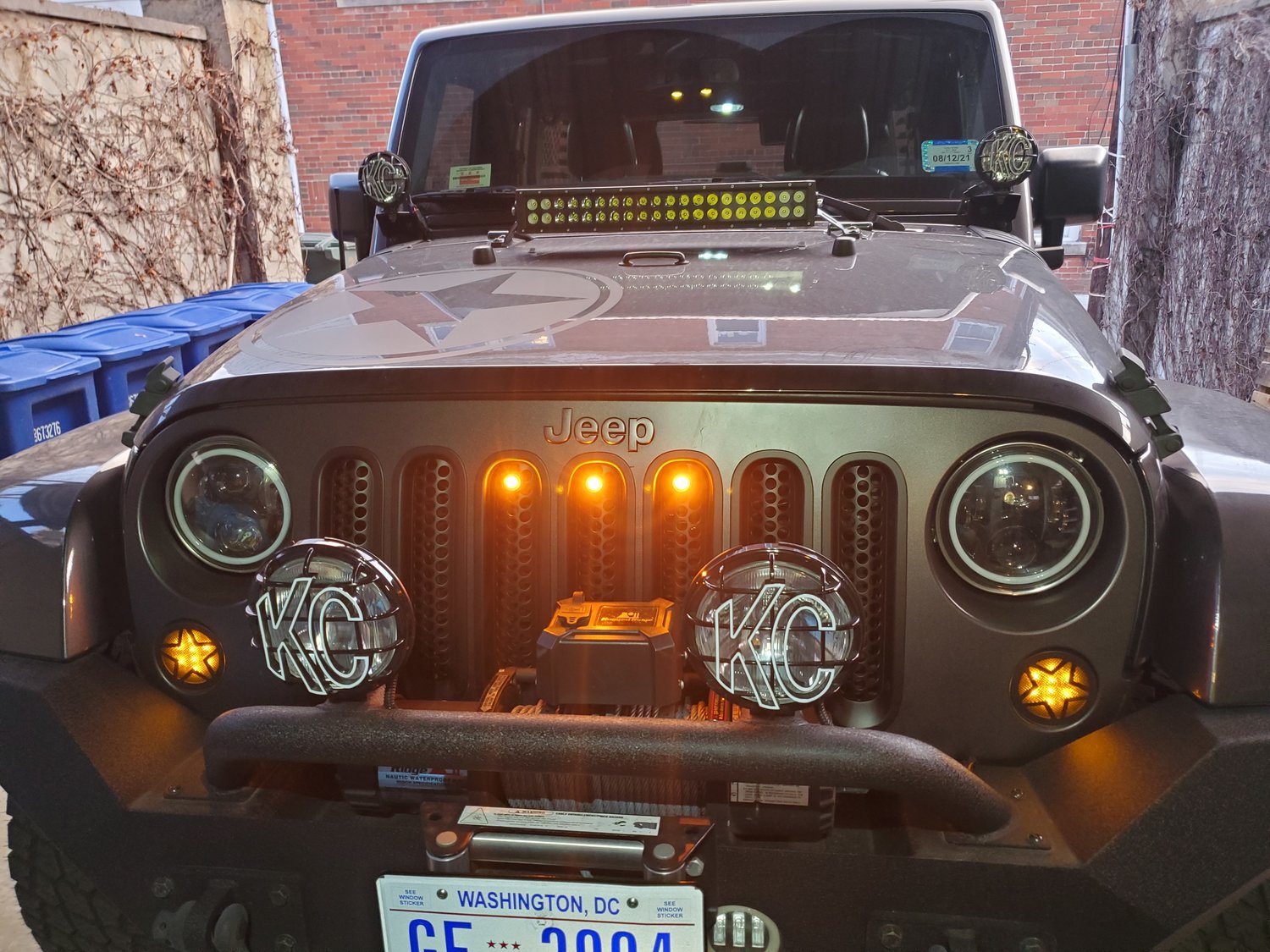 Quadratec Pre-Runner LED Light Bar Kit for 07-18 Jeep Wrangler JK ...