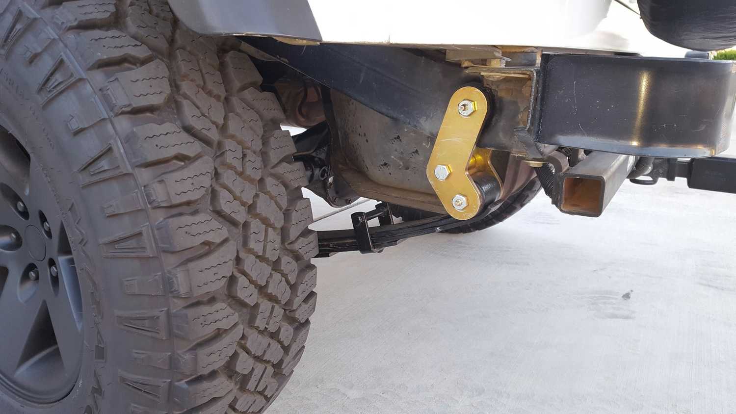 Mountain Off-Road 3/8" Lift Boomerang Shackles for 87-95 Jeep Wrangler ...