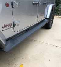 Mopar 82215608 Side Steps for 20-24 Jeep Gladiator JT | Quadratec