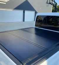 Mopar Hard Tri-Fold Tonneau Cover for 20-22 Jeep Gladiator JT | Quadratec