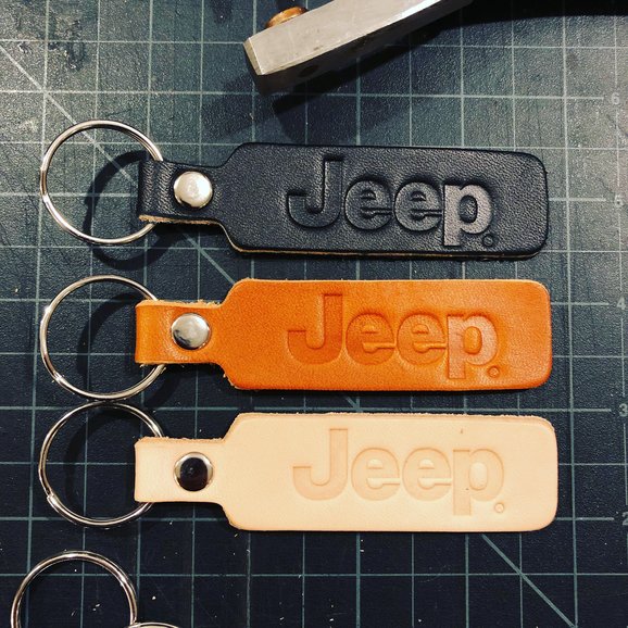 Jeep Merchandise Jeep Text Logo Leather Keychains | Quadratec