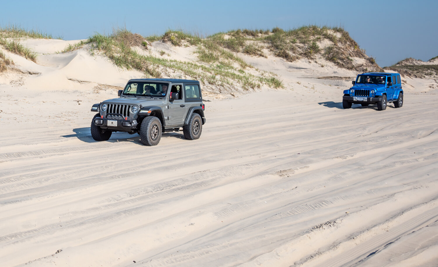 How To Drive Your Jeep On The Sand | Quadratec