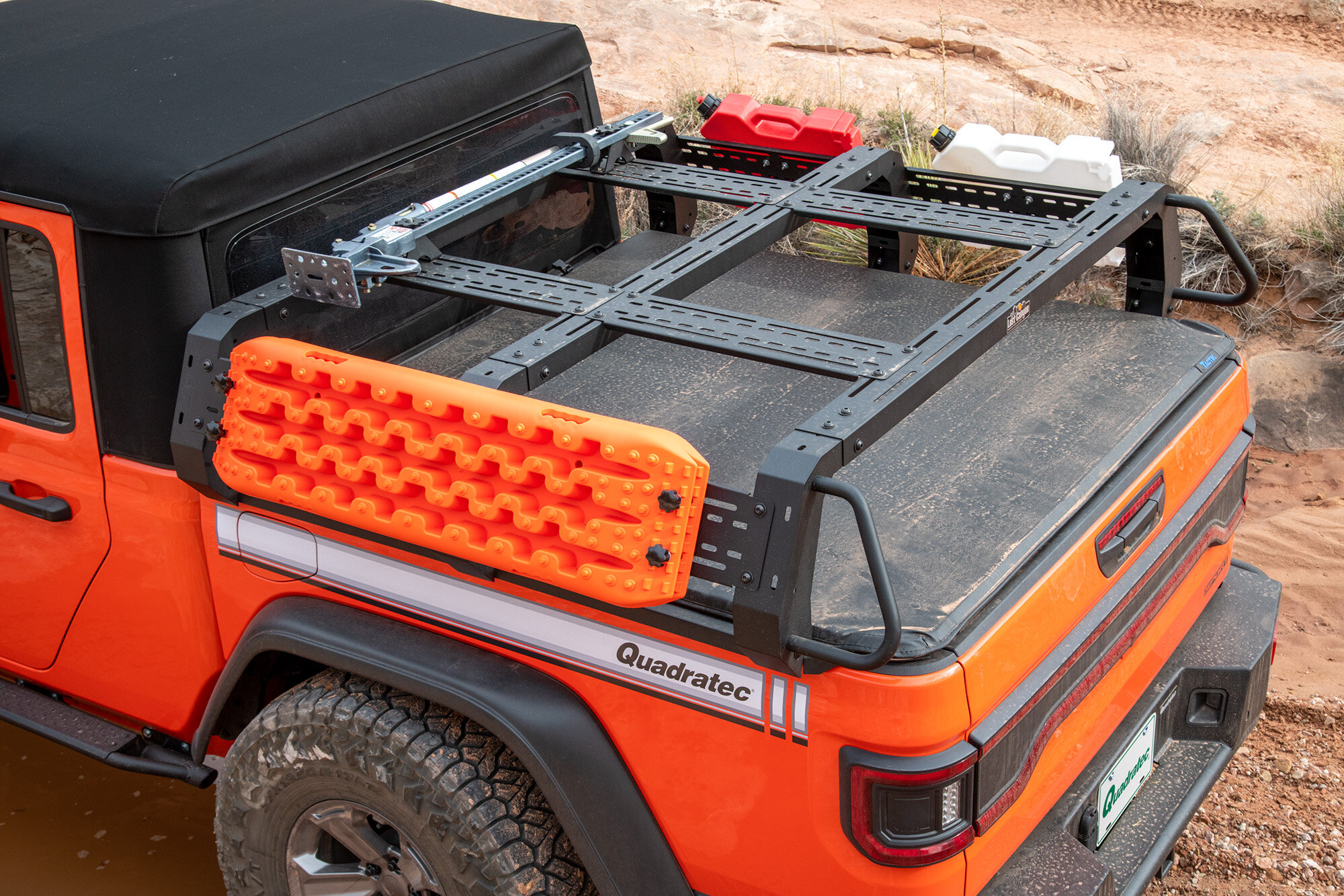 TACTIK Lock & Roll Up Tonneau Cover for 20-25 Jeep Gladiator JT | Quadratec