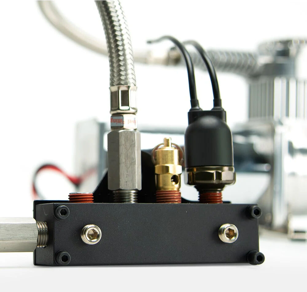 Viair 8-Port Billet Manifold | Quadratec