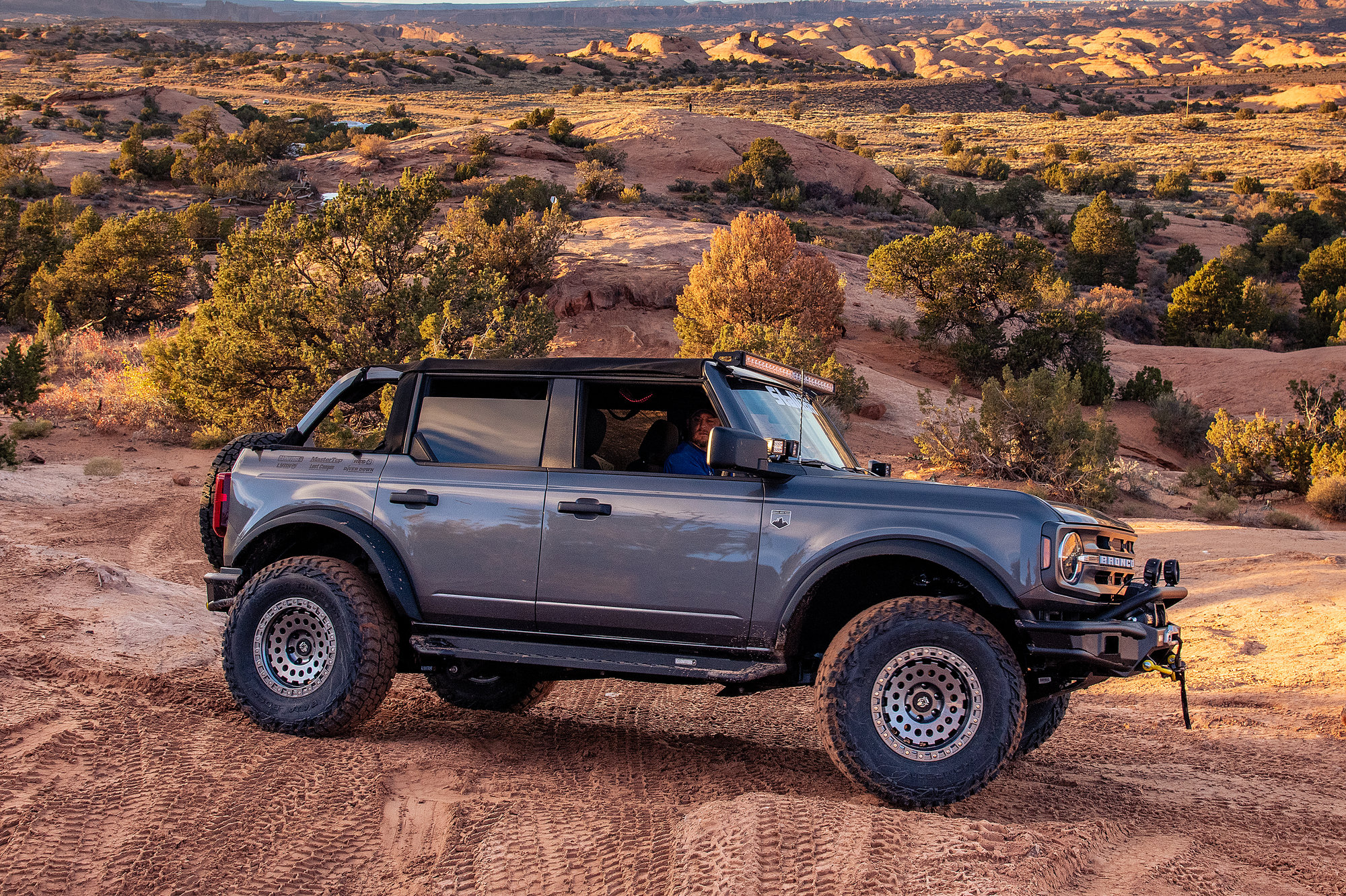 carnivore side steps for 21 26 ford bronco 4 door